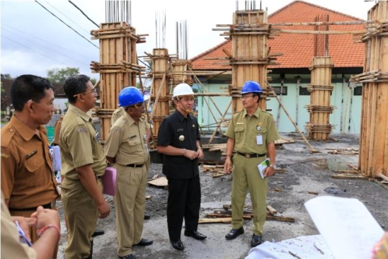 Bupati Suwirta Sidak Sejumlah Proyek Pembangunan | Bali Tribune Bupati Suwirta Sidak Sejumlah Proyek Pembangunan | Bali Tribune